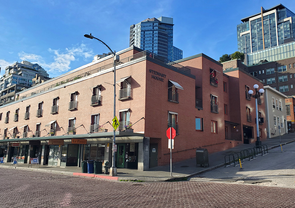 HistoryLink Tours — Desimone Bridge, Stewart House